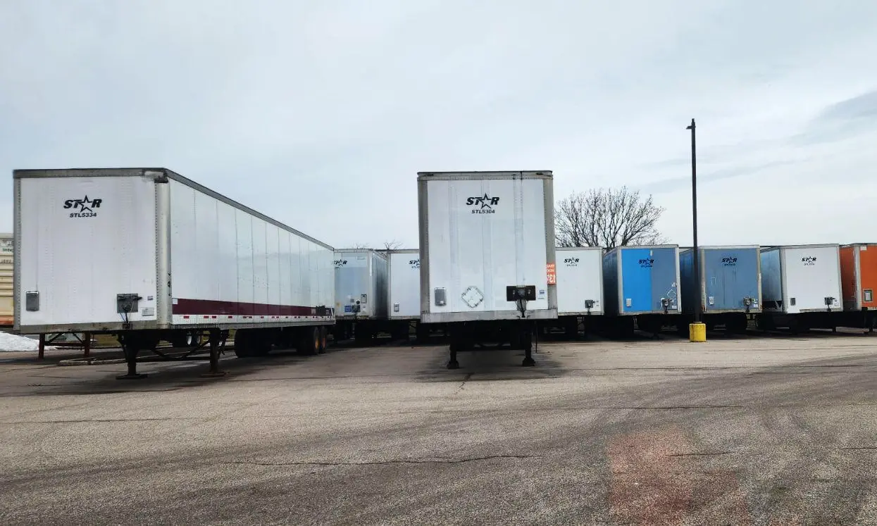 Chicago, Milwaukee Flatbed, Refrigerated and Van Trailer Leasing
